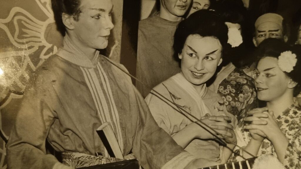 Mikado reunion a great success – The Haileybury Society